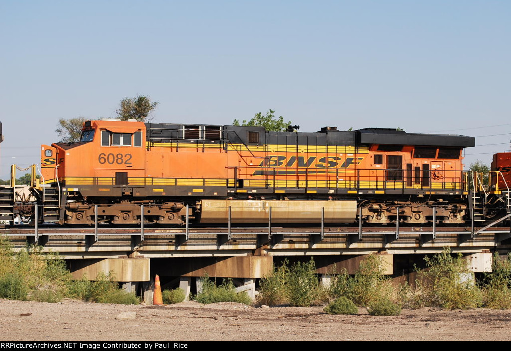 BNSF 6082